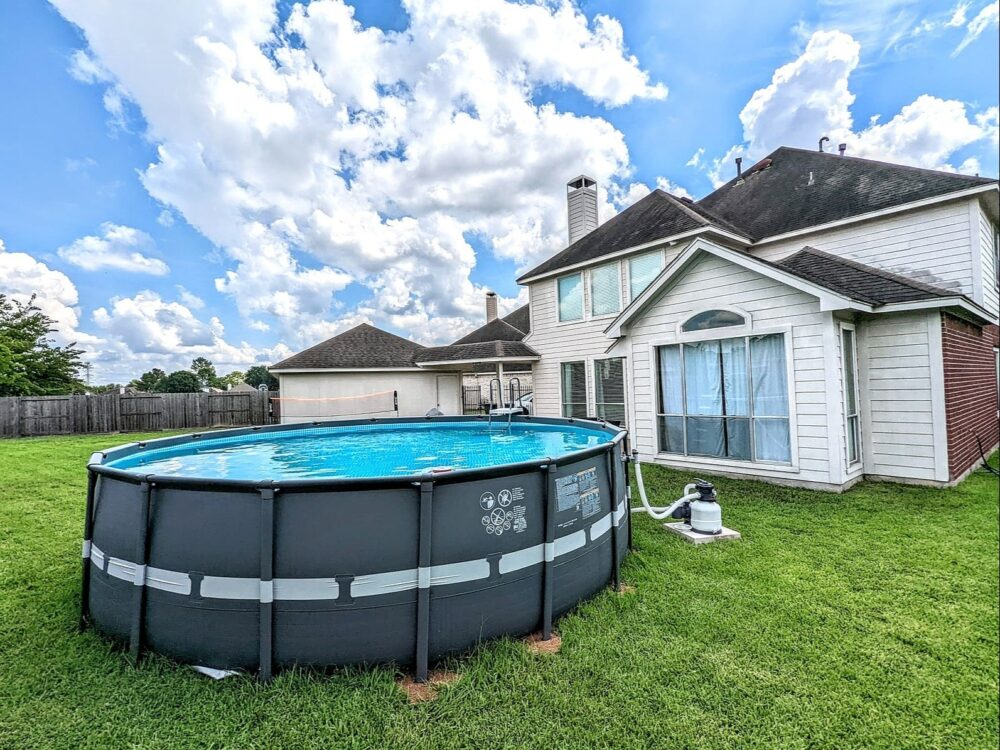 Pool Escape | Games | Wi-Fi | BBQ Yard | Sleep 16 | Twinity Luxury Rentals