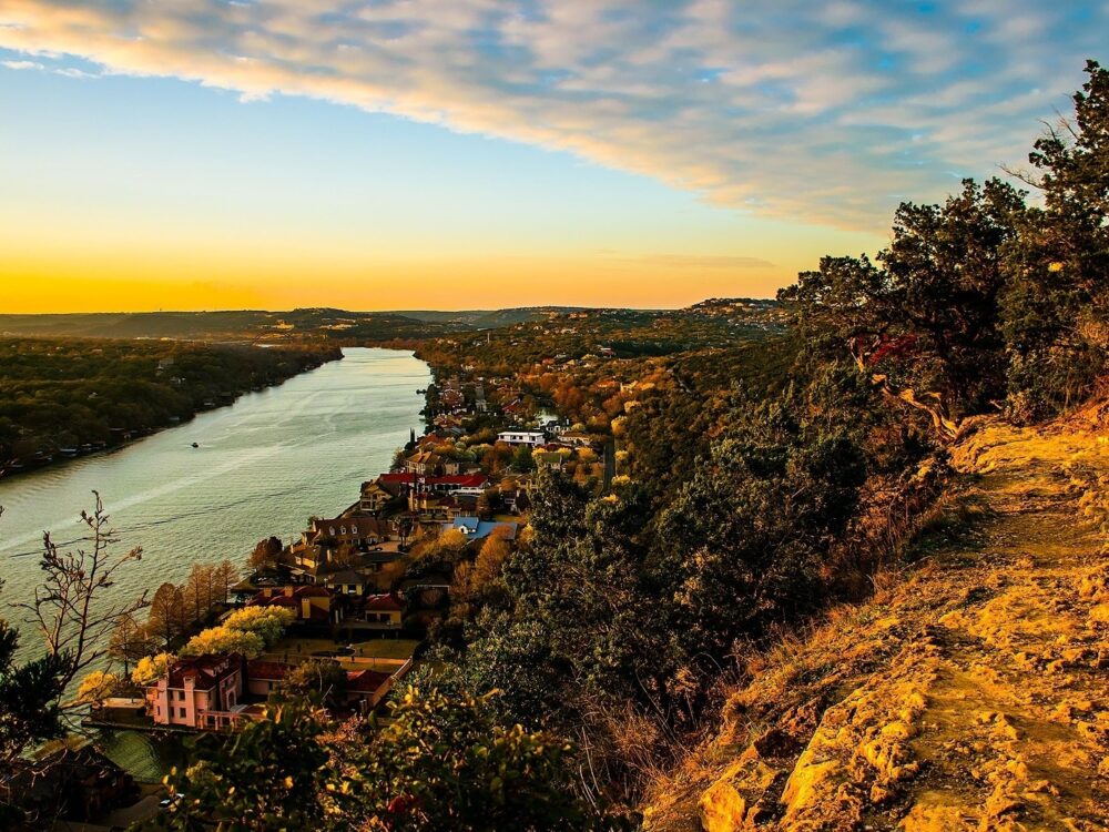 Mount Bonnell | Twinity Luxury Rentals