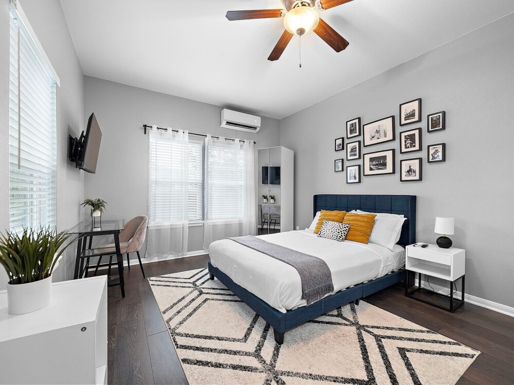 Modern Cozy Studio Nr Downtown | WiFi Workstation | Twinity Luxury Rentals